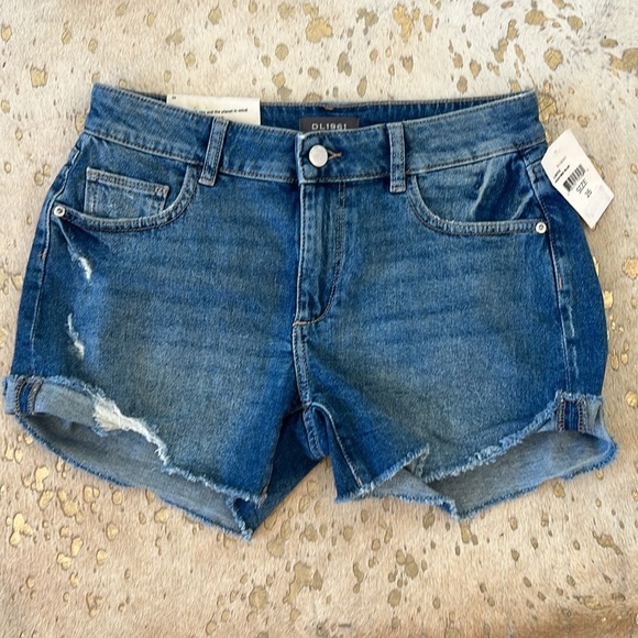 DL1961 | Shorts | Nwt Dl961 Karlie Boyfriend Jean Shorts Size Cutoff ...